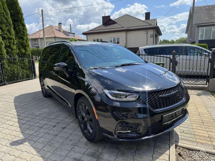 Melns Chrysler Pacifica 2020 Šauļi, ar dzinēja tilpumu 3.60 L un nobraukumu 230 tūkst. km par 15250 €, foto 12 vietnē AUTOMOTO.COM.LV