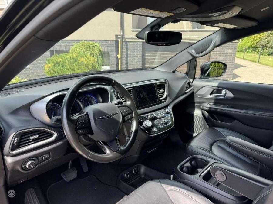 Melns Chrysler Pacifica 2020 Šauļi, ar dzinēja tilpumu 3.60 L un nobraukumu 230 tūkst. km par 15250 €, foto 15 vietnē AUTOMOTO.COM.LV