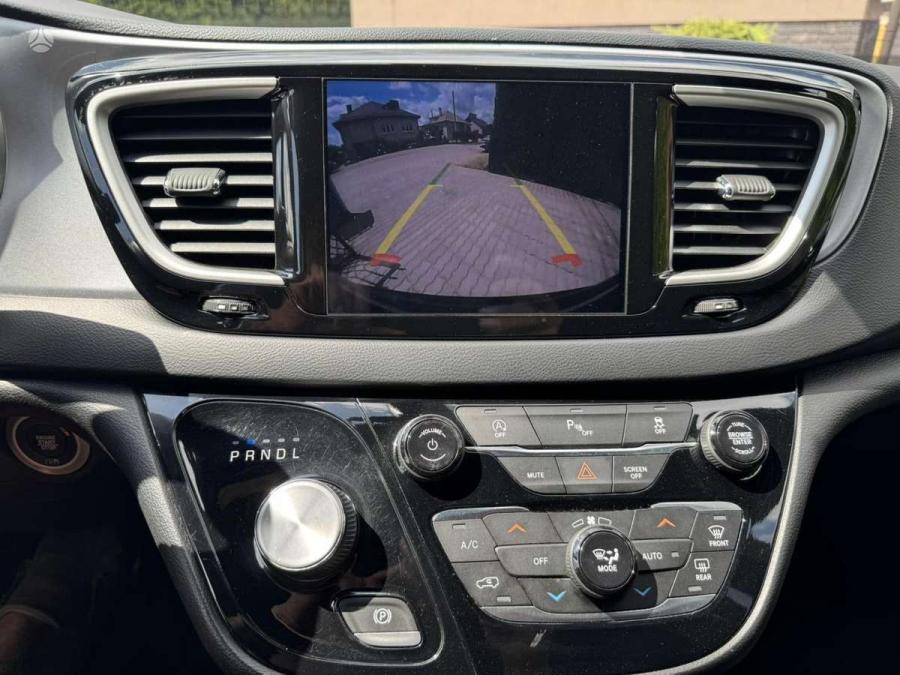 Melns Chrysler Pacifica 2020 Šauļi, ar dzinēja tilpumu 3.60 L un nobraukumu 230 tūkst. km par 15250 €, foto 16 vietnē AUTOMOTO.COM.LV