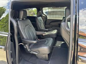 Melns Chrysler Pacifica 2020 Šauļi, ar dzinēja tilpumu 3.60 L un nobraukumu 230 tūkst. km par 15250 €, foto 18 vietnē AUTOMOTO.COM.LV