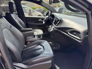 Melns Chrysler Pacifica 2020 Šauļi, ar dzinēja tilpumu 3.60 L un nobraukumu 230 tūkst. km par 15250 €, foto 22 vietnē AUTOMOTO.COM.LV