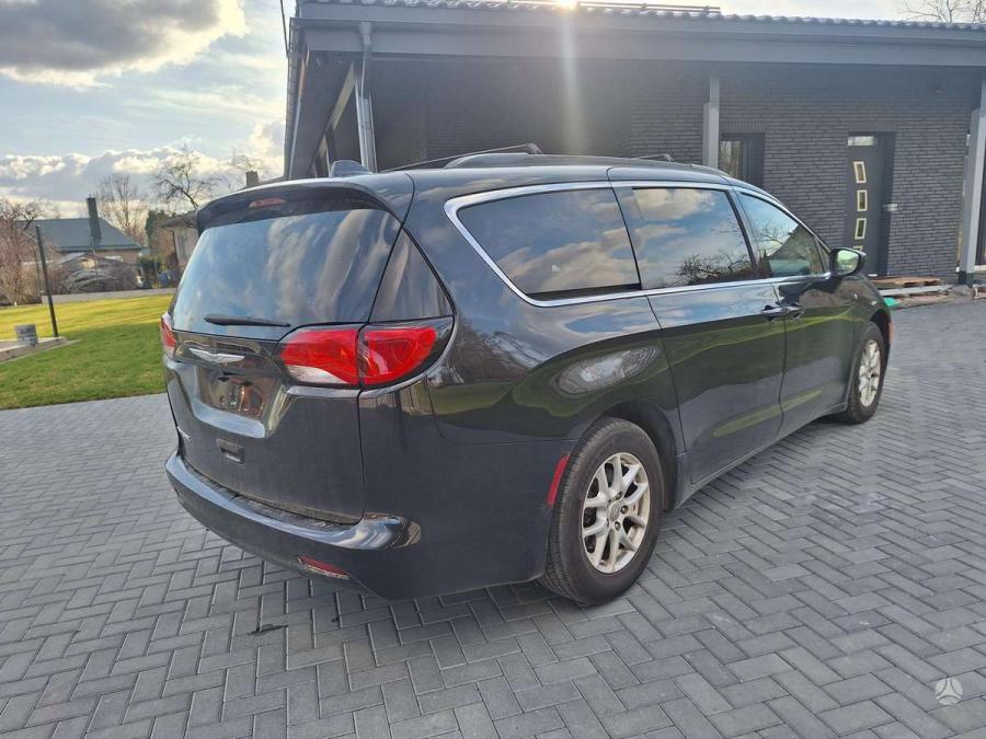 Melns Chrysler Pacifica 2020 Kauņa, ar dzinēja tilpumu 3.60 L un nobraukumu 203 tūkst. km par 11900 €, foto 1 vietnē AUTOMOTO.COM.LV