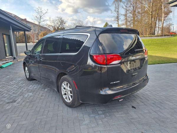 Melns Chrysler Pacifica 2020 Kauņa, ar dzinēja tilpumu 3.60 L un nobraukumu 203 tūkst. km par 11900 €, foto 2 vietnē AUTOMOTO.COM.LV