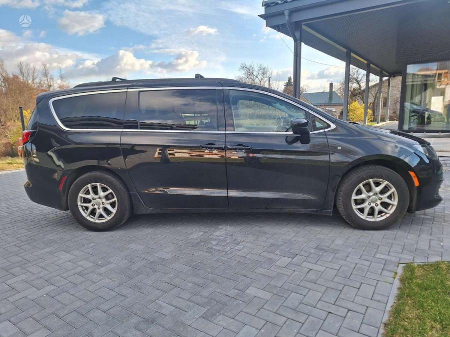 Melns Chrysler Pacifica 2020 Kauņa, ar dzinēja tilpumu 3.60 L un nobraukumu 203 tūkst. km par 11900 €, foto 5 vietnē AUTOMOTO.COM.LV
