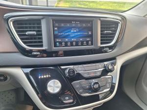 Melns Chrysler Pacifica 2020 Kauņa, ar dzinēja tilpumu 3.60 L un nobraukumu 203 tūkst. km par 11900 €, foto 9 vietnē AUTOMOTO.COM.LV