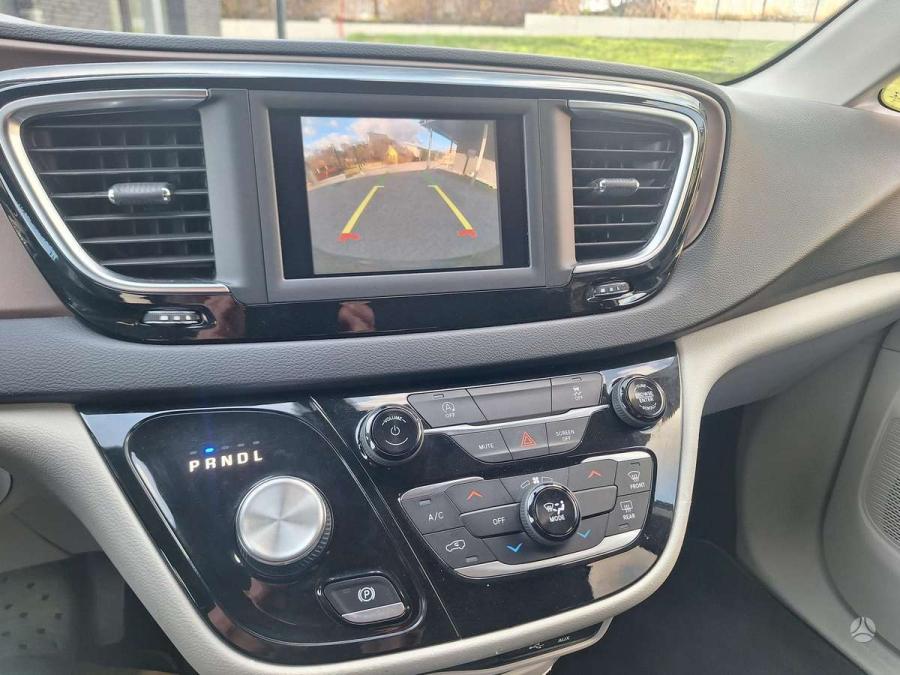 Melns Chrysler Pacifica 2020 Kauņa, ar dzinēja tilpumu 3.60 L un nobraukumu 203 tūkst. km par 11900 €, foto 10 vietnē AUTOMOTO.COM.LV