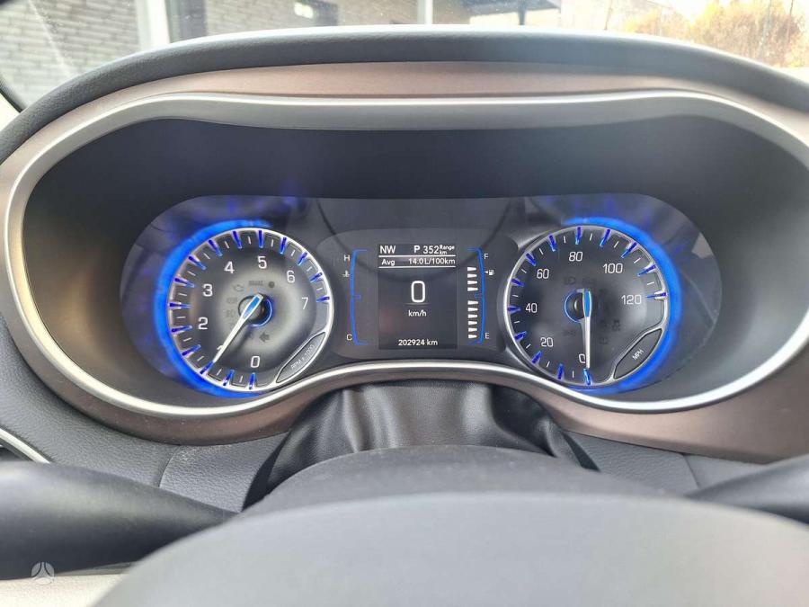 Melns Chrysler Pacifica 2020 Kauņa, ar dzinēja tilpumu 3.60 L un nobraukumu 203 tūkst. km par 11900 €, foto 11 vietnē AUTOMOTO.COM.LV