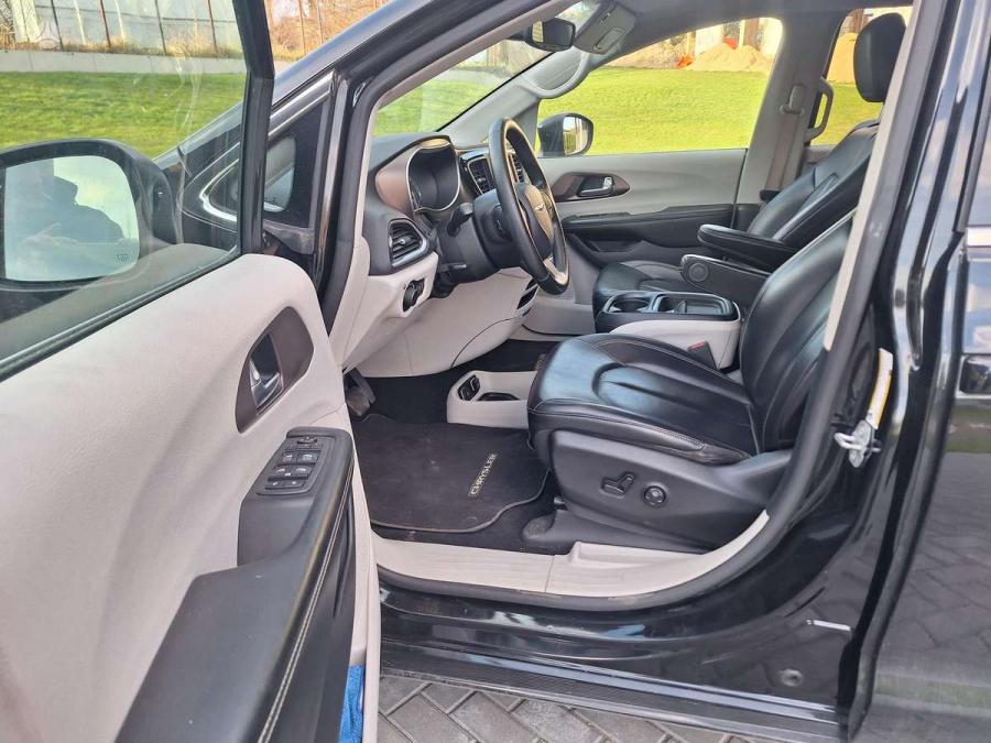 Melns Chrysler Pacifica 2020 Kauņa, ar dzinēja tilpumu 3.60 L un nobraukumu 203 tūkst. km par 11900 €, foto 13 vietnē AUTOMOTO.COM.LV