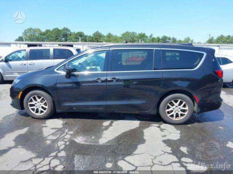 Melns Chrysler Pacifica 2020 Kauņa, ar dzinēja tilpumu 3.60 L un nobraukumu 203 tūkst. km par 11900 €, foto 24 vietnē AUTOMOTO.COM.LV
