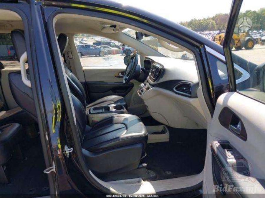 Melns Chrysler Pacifica 2020 Kauņa, ar dzinēja tilpumu 3.60 L un nobraukumu 203 tūkst. km par 11900 €, foto 26 vietnē AUTOMOTO.COM.LV