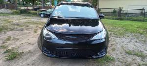 Black Chrysler Pacifica 2020 in Siauliai, with an engine capacity of 3.60 L and mileage of 200 thousand km for 11200 €, photo  on AUTOMOTO.COM.LV