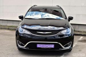 Black Chrysler Pacifica 2020 in Kretinga, with an engine capacity of 3.60 L and mileage of 189 thousand km for 14200 €, photo 4 on AUTOMOTO.COM.LV