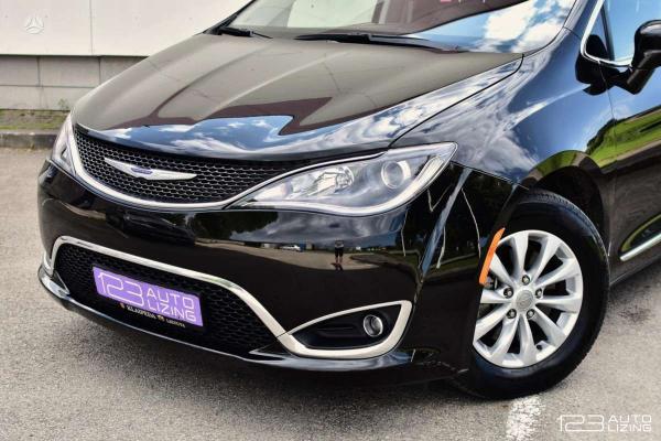 Melns Chrysler Pacifica 2020 Kretinga, ar dzinēja tilpumu 3.60 L un nobraukumu 189 tūkst. km par 14200 €, foto 4 vietnē AUTOMOTO.COM.LV