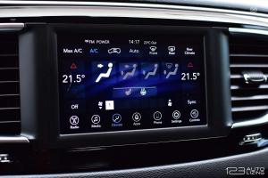 Black Chrysler Pacifica 2020 in Kretinga, with an engine capacity of 3.60 L and mileage of 189 thousand km for 14200 €, photo 22 on AUTOMOTO.COM.LV
