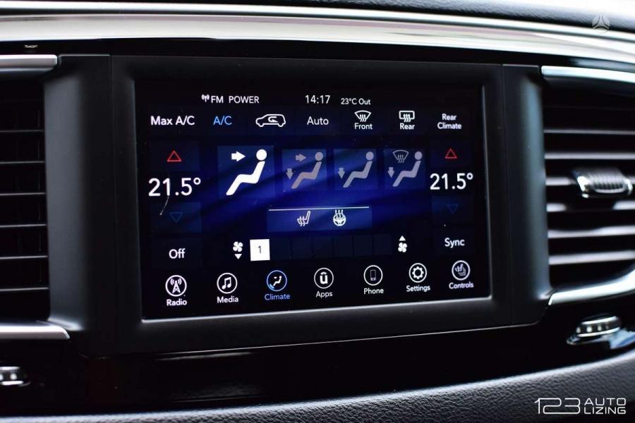 Black Chrysler Pacifica 2020 in Kretinga, with an engine capacity of 3.60 L and mileage of 189 thousand km for 14200 €, photo 22 on AUTOMOTO.COM.LV