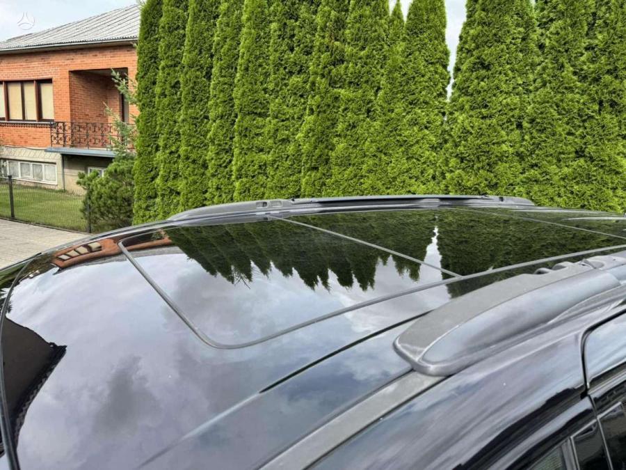 Black Chrysler Pacifica 2020 in Siauliai, with an engine capacity of 3.60 L and mileage of 230 thousand km for 15200 €, photo 24 on AUTOMOTO.COM.LV