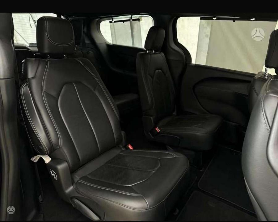 Melns Chrysler Pacifica 2020 Viļņa, ar dzinēja tilpumu 3.60 L un nobraukumu 55 tūkst. km par 20500 €, foto 22 vietnē AUTOMOTO.COM.LV
