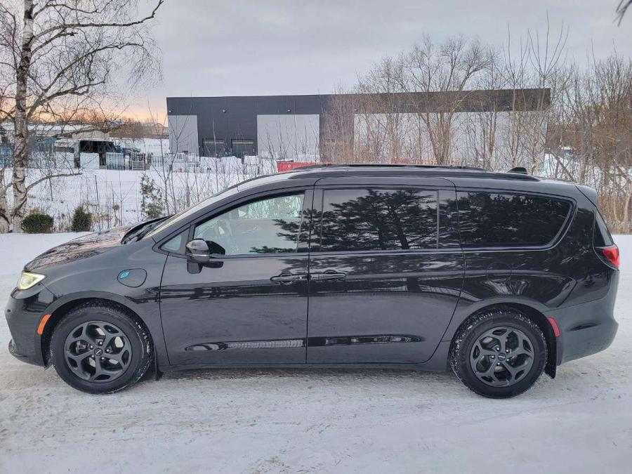 Melns Chrysler Pacifica 2021 Šauļi, ar dzinēja tilpumu 3.61 L un nobraukumu 187 tūkst. km par 21500 €, foto 7 vietnē AUTOMOTO.COM.LV