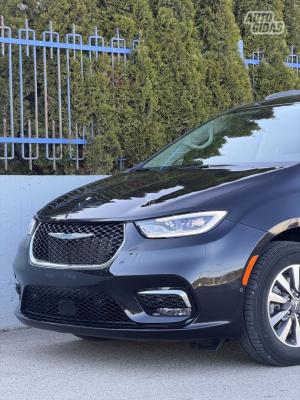 Melns Chrysler Pacifica 2021 Viļņa, ar dzinēja tilpumu 3.60 L un nobraukumu 136 tūkst. km par 27000 €, foto 4 vietnē AUTOMOTO.COM.LV