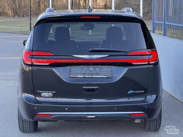 Melns Chrysler Pacifica 2021 Viļņa, ar dzinēja tilpumu 3.60 L un nobraukumu 136 tūkst. km par 27000 €, foto 6 vietnē AUTOMOTO.COM.LV