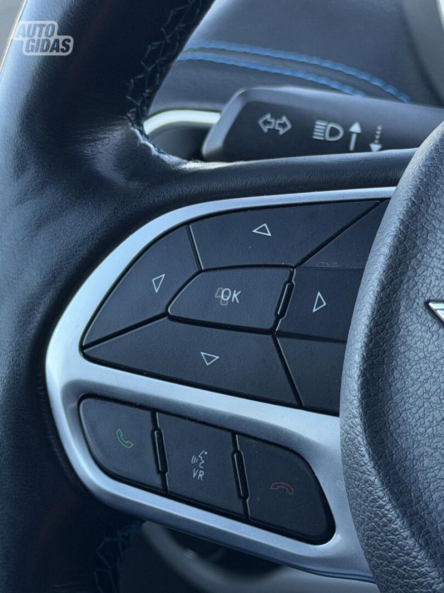 Melns Chrysler Pacifica 2021 Viļņa, ar dzinēja tilpumu 3.60 L un nobraukumu 136 tūkst. km par 27000 €, foto 19 vietnē AUTOMOTO.COM.LV