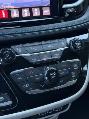 Melns Chrysler Pacifica 2021 Viļņa, ar dzinēja tilpumu 3.60 L un nobraukumu 136 tūkst. km par 27000 €, foto 22 vietnē AUTOMOTO.COM.LV
