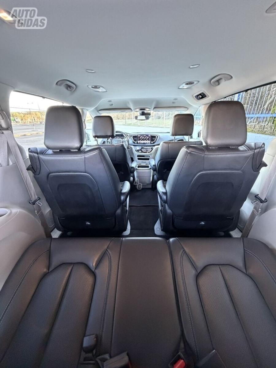 Melns Chrysler Pacifica 2021 Viļņa, ar dzinēja tilpumu 3.60 L un nobraukumu 136 tūkst. km par 27000 €, foto 25 vietnē AUTOMOTO.COM.LV