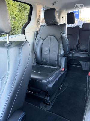 Melns Chrysler Pacifica 2021 Viļņa, ar dzinēja tilpumu 3.60 L un nobraukumu 136 tūkst. km par 27000 €, foto 29 vietnē AUTOMOTO.COM.LV