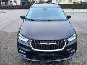 Melns Chrysler Pacifica 2021 Rīga, ar dzinēja tilpumu 3.60 L un nobraukumu 78 tūkst. km par 29900 €, foto 3 vietnē AUTOMOTO.COM.LV