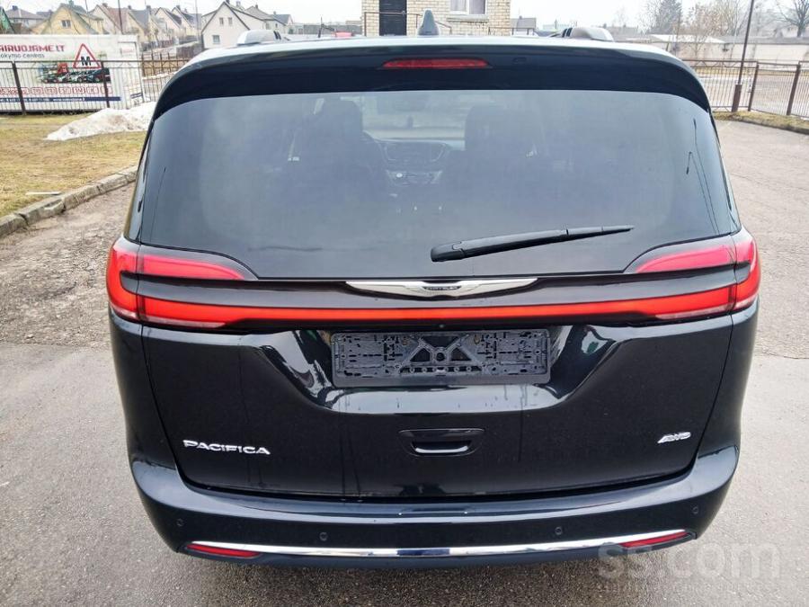 Melns Chrysler Pacifica 2021 Rīga, ar dzinēja tilpumu 3.60 L un nobraukumu 78 tūkst. km par 29900 €, foto 6 vietnē AUTOMOTO.COM.LV