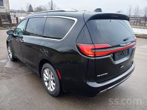 Melns Chrysler Pacifica 2021 Rīga, ar dzinēja tilpumu 3.60 L un nobraukumu 78 tūkst. km par 29900 €, foto 7 vietnē AUTOMOTO.COM.LV