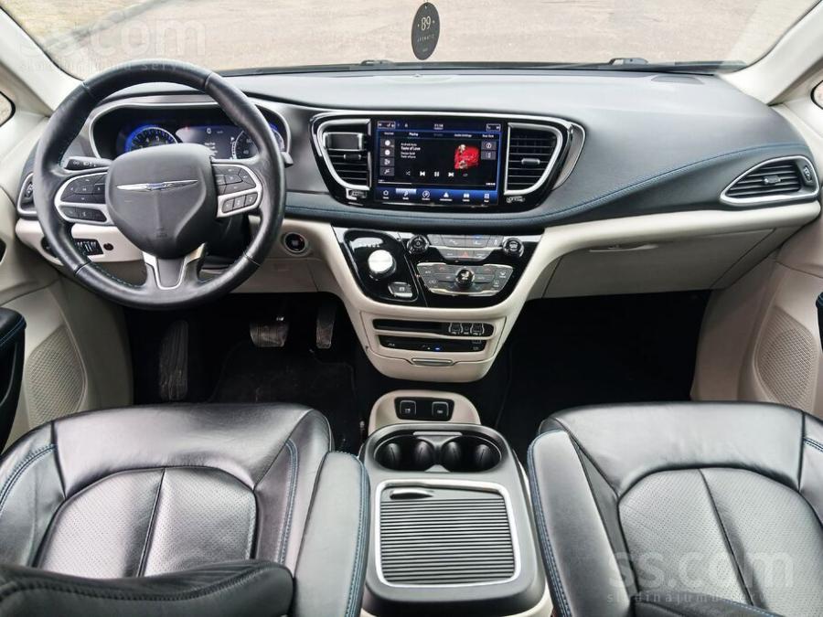 Melns Chrysler Pacifica 2021 Rīga, ar dzinēja tilpumu 3.60 L un nobraukumu 78 tūkst. km par 29900 €, foto 10 vietnē AUTOMOTO.COM.LV
