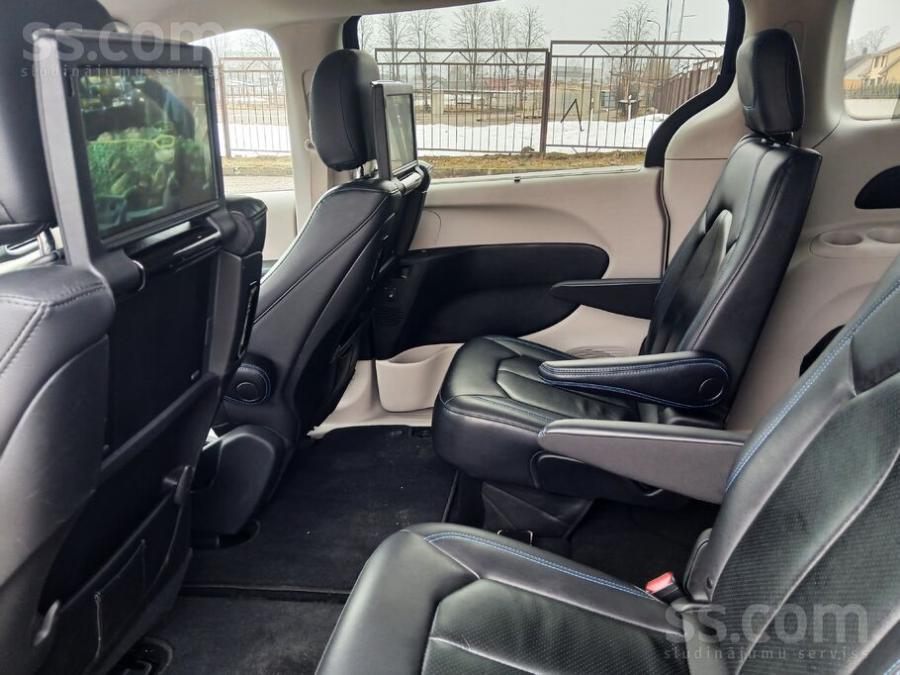 Melns Chrysler Pacifica 2021 Rīga, ar dzinēja tilpumu 3.60 L un nobraukumu 78 tūkst. km par 29900 €, foto 12 vietnē AUTOMOTO.COM.LV