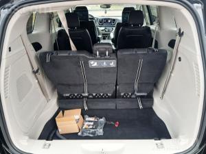 Melns Chrysler Pacifica 2021 Rīga, ar dzinēja tilpumu 3.60 L un nobraukumu 78 tūkst. km par 29900 €, foto 15 vietnē AUTOMOTO.COM.LV