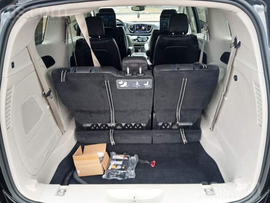 Melns Chrysler Pacifica 2021 Rīga, ar dzinēja tilpumu 3.60 L un nobraukumu 78 tūkst. km par 29900 €, foto 15 vietnē AUTOMOTO.COM.LV