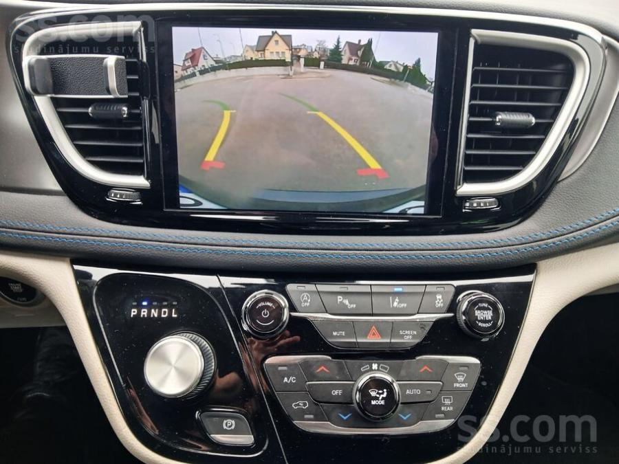 Melns Chrysler Pacifica 2021 Rīga, ar dzinēja tilpumu 3.60 L un nobraukumu 78 tūkst. km par 29900 €, foto 21 vietnē AUTOMOTO.COM.LV