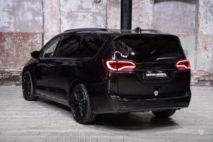 Melns Chrysler Pacifica 2021 Kauņa, ar dzinēja tilpumu 3.60 L un nobraukumu 68 tūkst. km par 24700 €, foto 7 vietnē AUTOMOTO.COM.LV