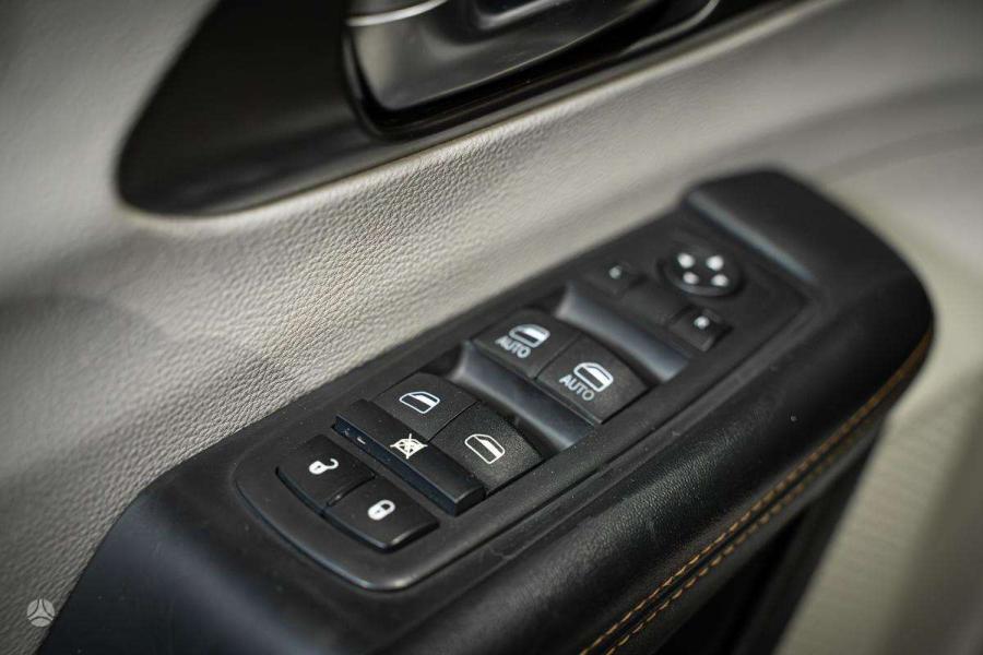 Melns Chrysler Pacifica 2021 Kauņa, ar dzinēja tilpumu 3.60 L un nobraukumu 68 tūkst. km par 24700 €, foto 17 vietnē AUTOMOTO.COM.LV