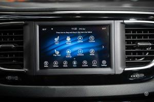 Melns Chrysler Pacifica 2021 Kauņa, ar dzinēja tilpumu 3.60 L un nobraukumu 68 tūkst. km par 24700 €, foto 22 vietnē AUTOMOTO.COM.LV
