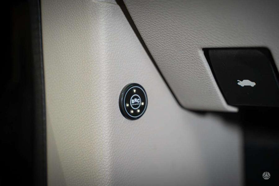 Melns Chrysler Pacifica 2021 Kauņa, ar dzinēja tilpumu 3.60 L un nobraukumu 68 tūkst. km par 24700 €, foto 32 vietnē AUTOMOTO.COM.LV