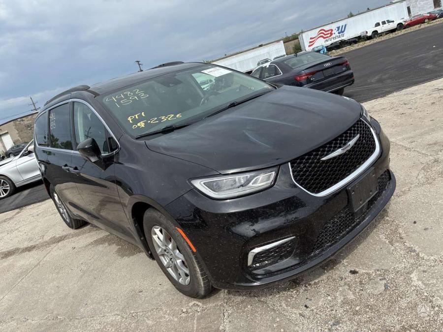 Melns Chrysler Pacifica 2021 Viļņa, ar dzinēja tilpumu 3.61 L un nobraukumu 246 tūkst. km par 12200 €, foto 3 vietnē AUTOMOTO.COM.LV
