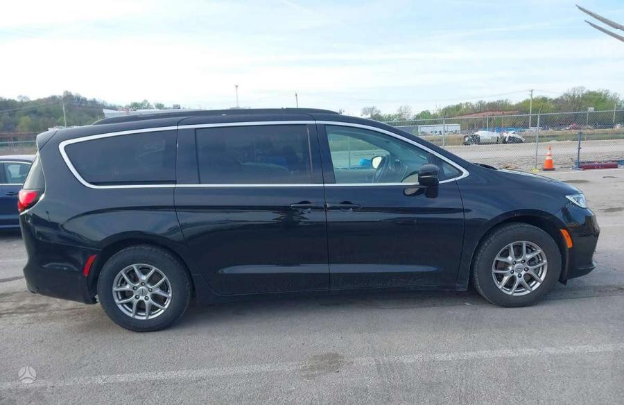 Melns Chrysler Pacifica 2021 Viļņa, ar dzinēja tilpumu 3.61 L un nobraukumu 246 tūkst. km par 12200 €, foto 12 vietnē AUTOMOTO.COM.LV