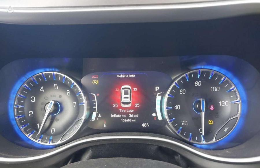 Melns Chrysler Pacifica 2021 Viļņa, ar dzinēja tilpumu 3.61 L un nobraukumu 246 tūkst. km par 12200 €, foto 13 vietnē AUTOMOTO.COM.LV
