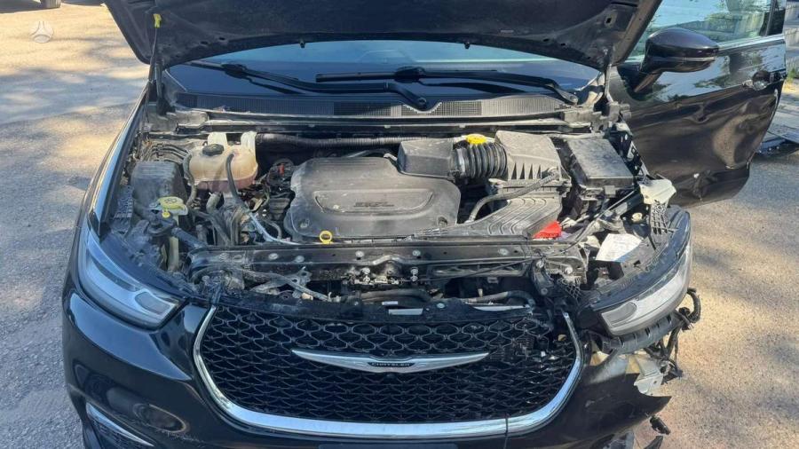 Melns Chrysler Pacifica 2021 Ukmergė, ar dzinēja tilpumu 3.61 L un nobraukumu 226 tūkst. km par 10990 €, foto 4 vietnē AUTOMOTO.COM.LV