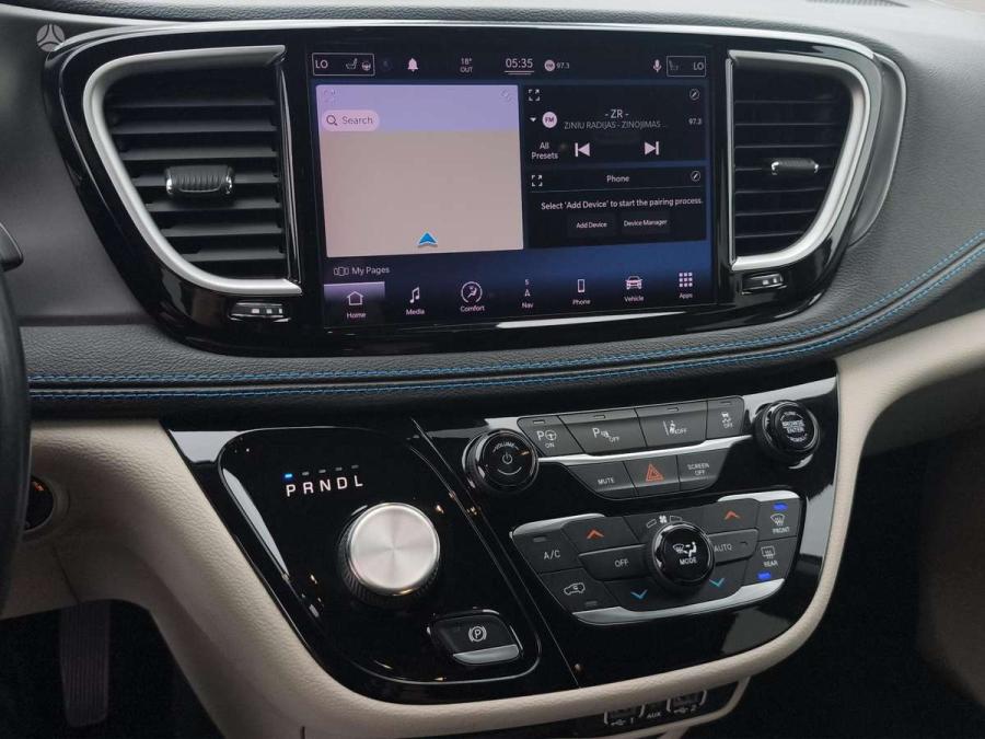 Black Chrysler Pacifica 2021 in Vilnius, with an engine capacity of 3.60 L and mileage of 136 thousand km for 27999 €, photo 19 on AUTOMOTO.COM.LV