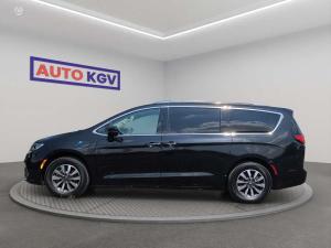 Black Chrysler Pacifica 2021 in Vilnius, with an engine capacity of 3.60 L and mileage of 136 thousand km for 27999 €, photo 5 on AUTOMOTO.COM.LV