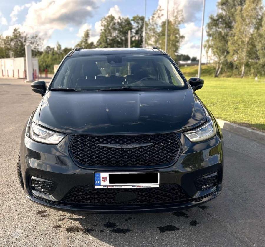 Melns Chrysler Pacifica 2021 Klaipėda, ar dzinēja tilpumu 3.61 L un nobraukumu 151 tūkst. km par 19500 €, foto 4 vietnē AUTOMOTO.COM.LV