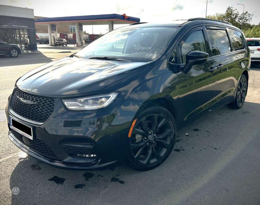Melns Chrysler Pacifica 2021 Klaipėda, ar dzinēja tilpumu 3.61 L un nobraukumu 151 tūkst. km par 19500 €, foto 5 vietnē AUTOMOTO.COM.LV