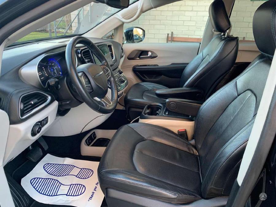 Melns Chrysler Pacifica 2021 Klaipėda, ar dzinēja tilpumu 3.61 L un nobraukumu 151 tūkst. km par 19500 €, foto 11 vietnē AUTOMOTO.COM.LV