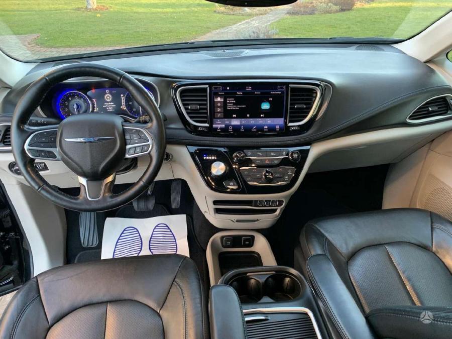 Melns Chrysler Pacifica 2021 Klaipėda, ar dzinēja tilpumu 3.61 L un nobraukumu 151 tūkst. km par 19500 €, foto 12 vietnē AUTOMOTO.COM.LV